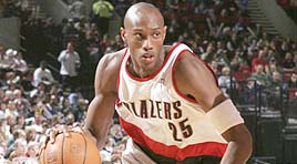 Blazer Travis Outlaw out for 3-5 months after surgery | kgw.com