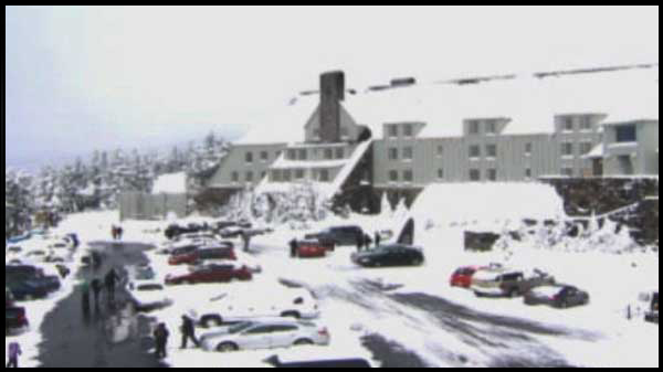 Snow at Timberline as flakes fall in Cascades | kgw.com