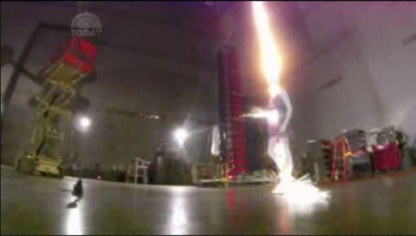 Rare look inside Vancouver lightning lab | kgw.com