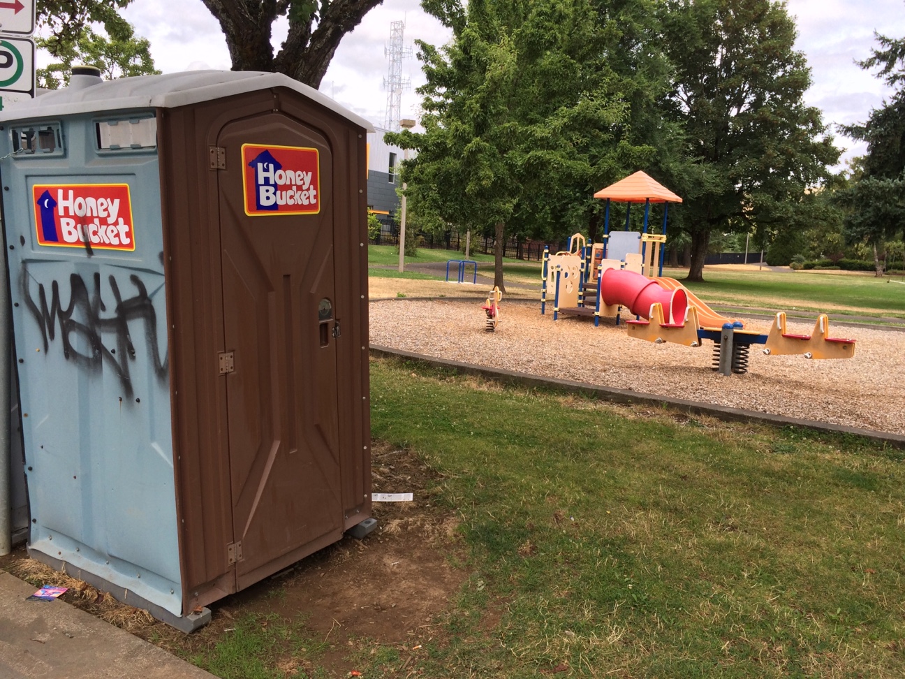 Dirty needles found next to Portland playground | kgw.com