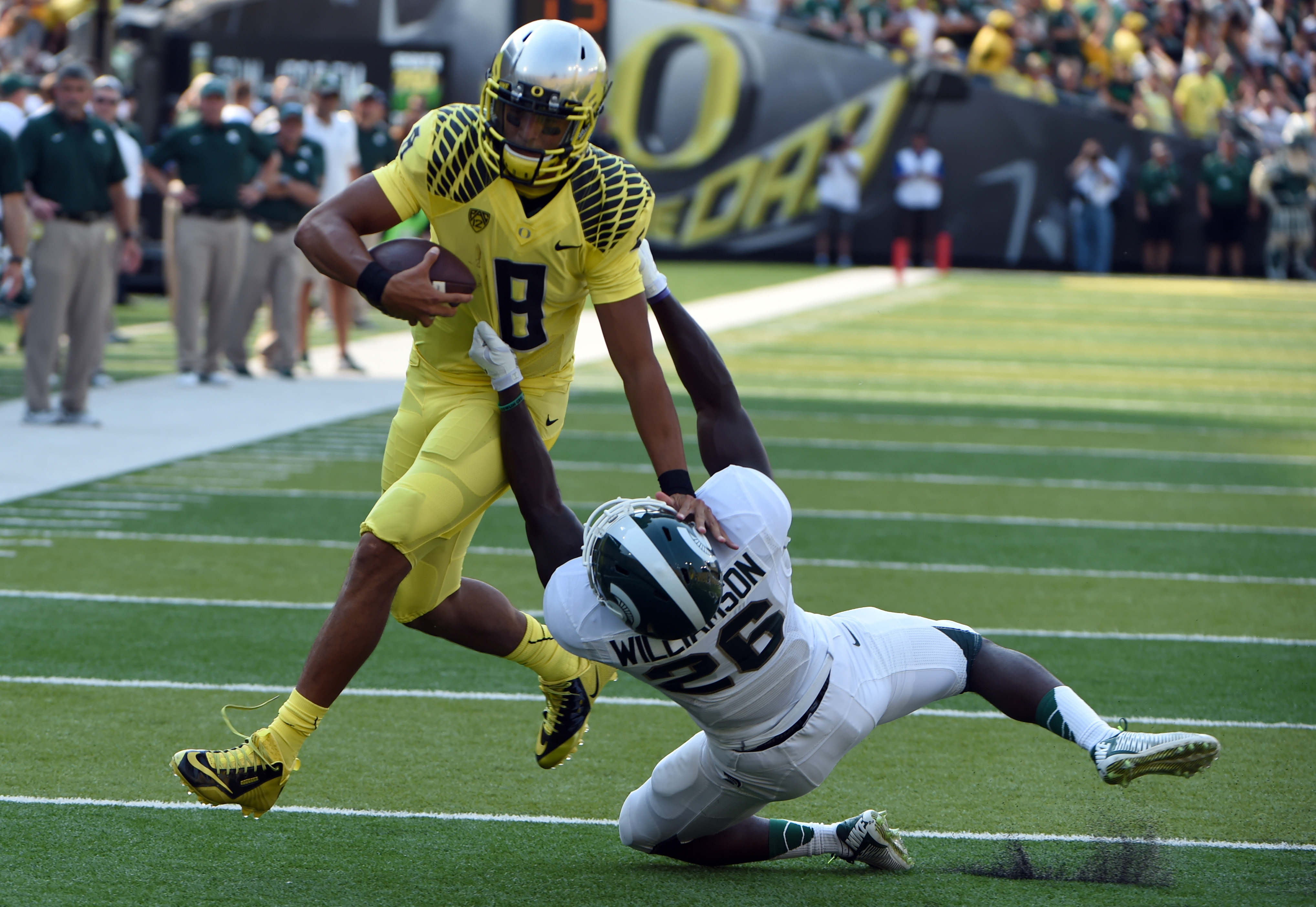 Key matchups to watch between Ducks, Buckeyes | kgw.com