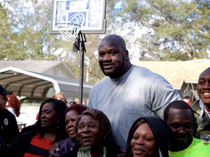 Photos: Shaq plays surprise hoops game | kgw.com
