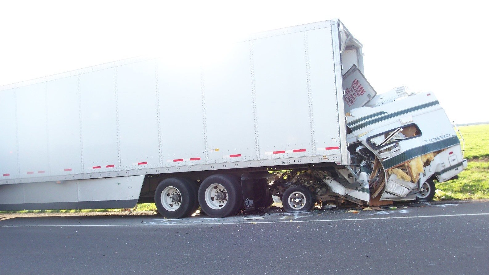 OSP trooper rescues girl, 5, from burning motor home after fatal crash ...