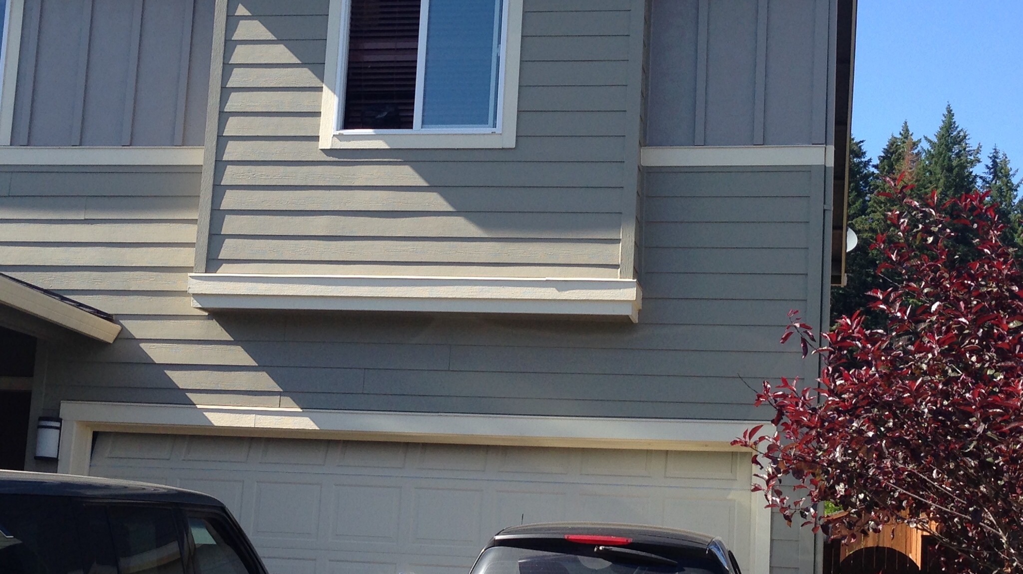 Toddler falls from second story window in Sandy | kgw.com
