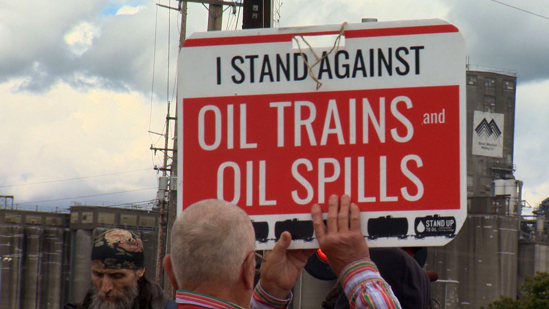 21 protesters arrested for blocking rail tracks in Vancouver | kgw.com