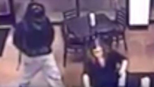 Suspect hits woman with gun during robbery at Southeast Portland bar ...